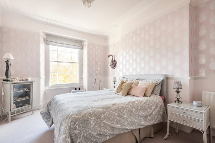 Super Comfortable Double Bedroom In Redland - Bristol