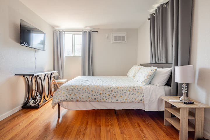 Cozy Private Suite - Hayward, CA