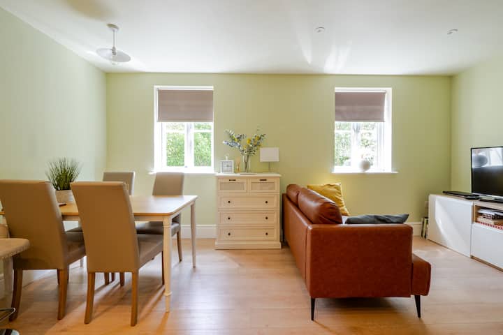 Bright Apartment Near Oxford And Burford Cotswolds - Witney