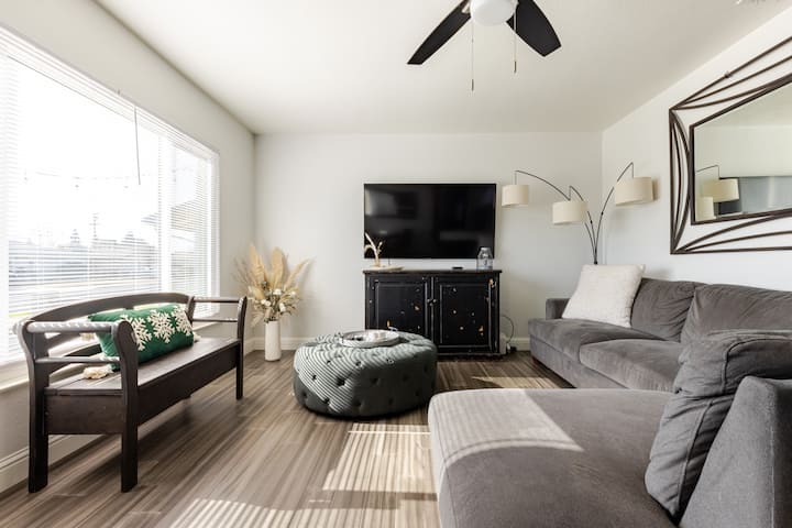 Renovated 3br In Old Town Clovis Perfect For All - Clovis, CA