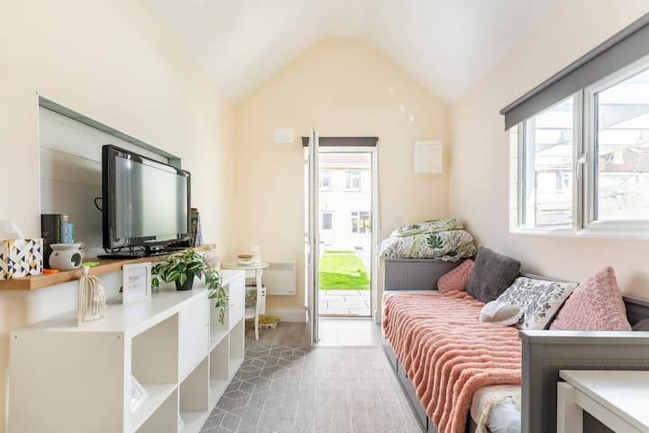 Newly Renovated Apartment Available! - Swords