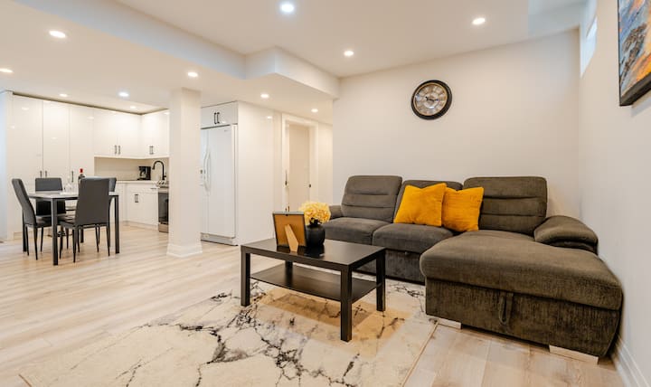 Cozy 2br Unit (Basement Unit) - Richmond Hill