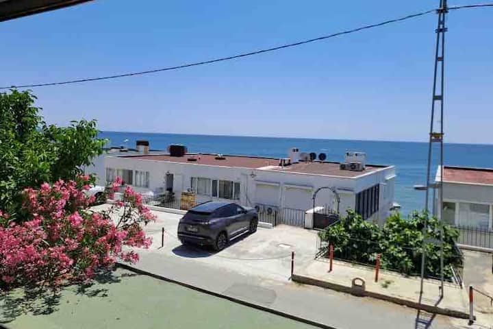 Saraçoğlunda Denize Sıfır Plajlı - Silivri