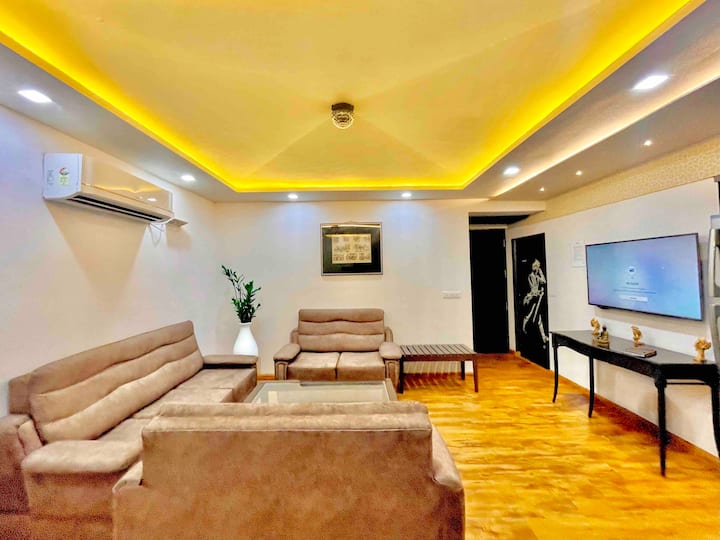 Breadwood Stay Surajkund | 2bhk + Parking + Wi-fi - Faridabad