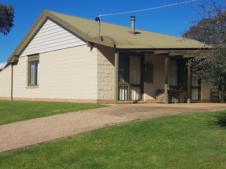 The Grape Escape - Walk To Cowes Beach & Village. - Phillip Island