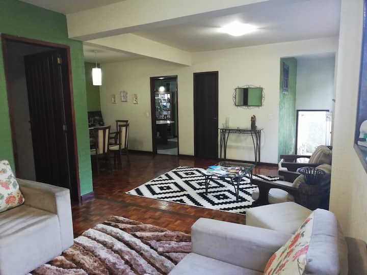 Casa Ampla A 8 Min. Do Centro Histórico. - Petrópolis