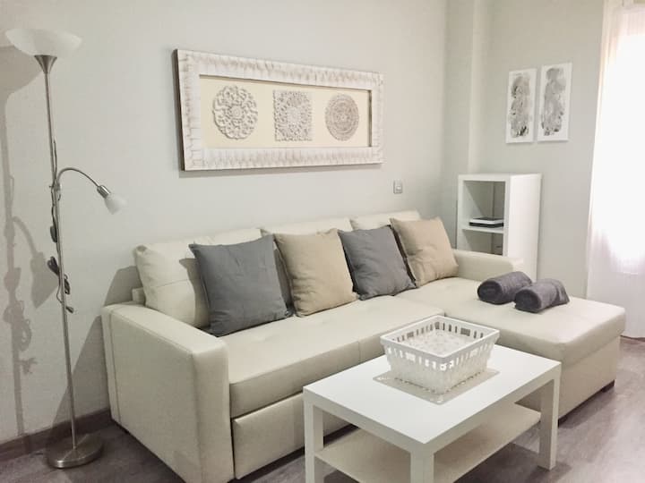 Apartamento Céntrico Nuevo, Silencioso - Seville, Spain