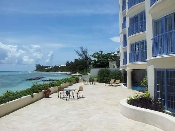 Relax In Beachfront Comfort And Style - Bridgetown, Barbados