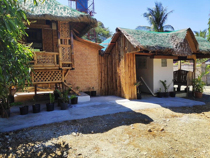2 Room 4 Beds Nipa Hut With Ac & 2 Private Cr - Puerto Princesa