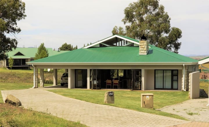 Claire@clarens - The Clarens Golf & Leisure Estate - Clarens