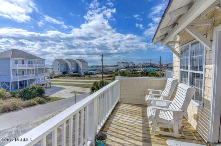 4-bed Oasis | Ocean Views | Family-friendly - Surf City, NC