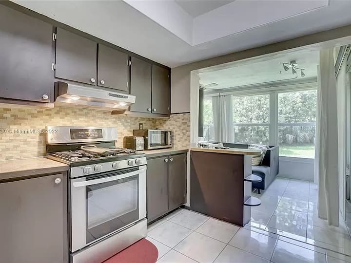 Cheerful 1 Bedroom - Sunrise, FL