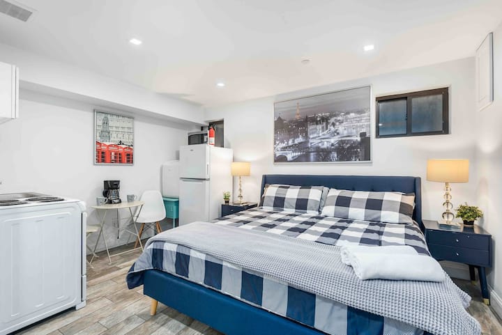 The Pacific Studio In Brooklyn (King Size Bed) - Brooklyn, NY
