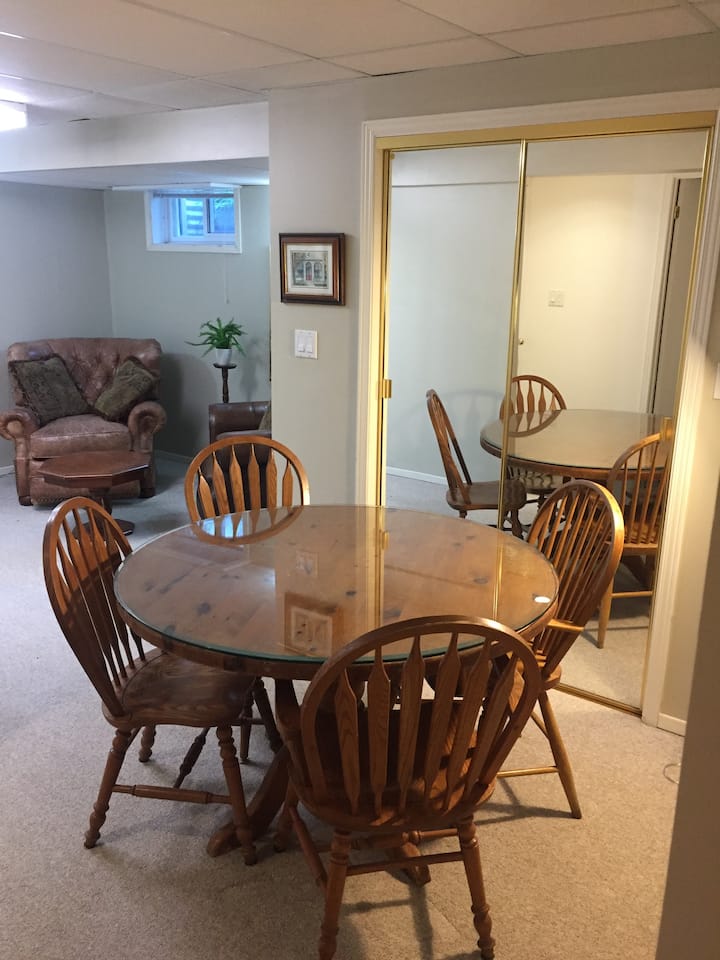 Waterfront On The Henley In Old Port Dalhousie - St. Catharines
