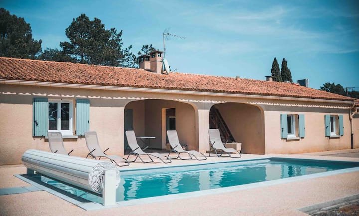 Villa Avec Piscine, Terrain De Pétanque, Baby-foot - Barjac