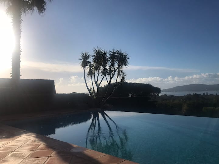 Villa With Fantastic View And Infinity Pool - Grimaud