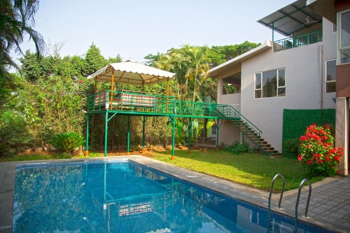 By Unexplora - Nature Lap 5bhk Pool Villa Igatpuri - Igatpuri