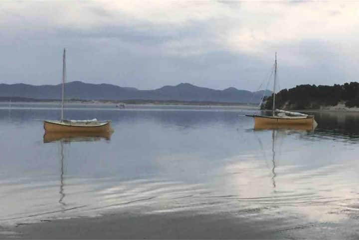 Relaxing Coastal Retreat - Sandy Point