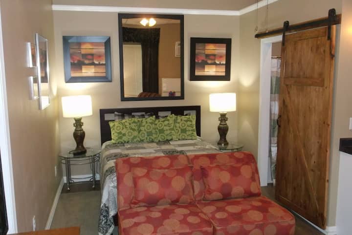 Executive Suites- Presidents Pad-studio Monthly - Watertown, SD