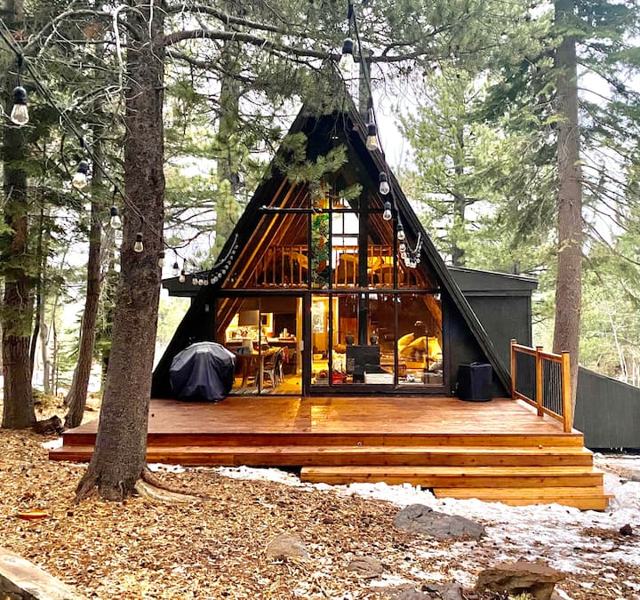 Tahoe Donner Cozy Cabin - Truckee, CA
