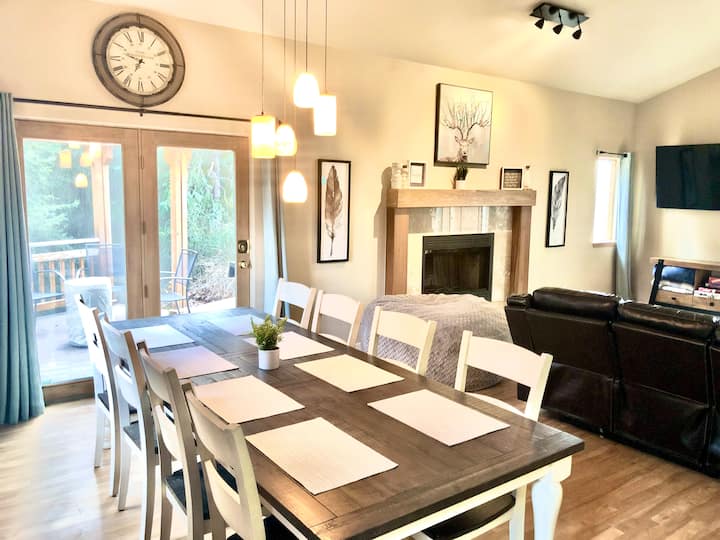 Anchorage Retreat: Stay In Style And Comfort! - Anchorage, AK