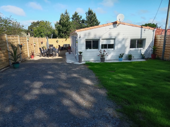 Petite Maison De Charme Au Calme - Saint-Michel-Chef-Chef