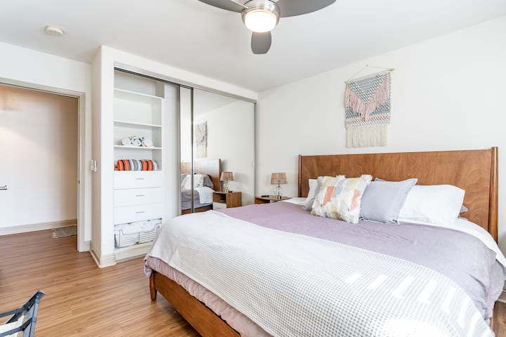 Ocean Beach Condo, 1 Block From The Main Street - San Diego, CA