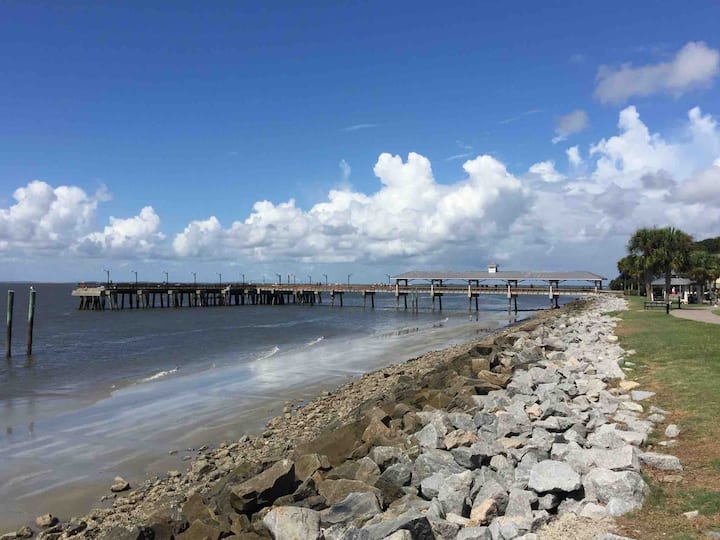 Coppacabana Near The Village - St. Simons Island, GA
