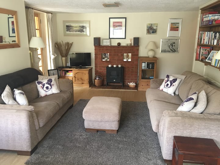 The Old Stable (Beach Retreat) - Westgate-on-Sea