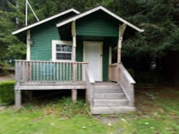 Woodland Villa Cabin 16 - Klamath, CA