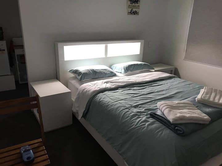 Brand New Double Room With All Essentials - New Plymouth