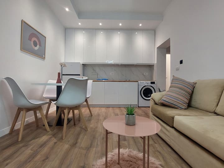 Lira&enri's Cozy 1br Apartment 60sqm - Tirana