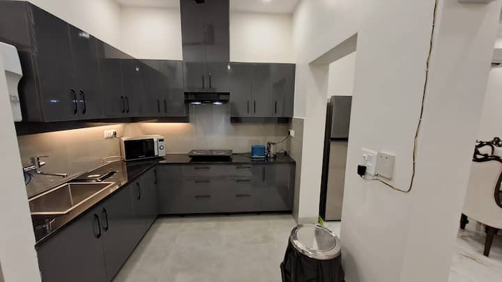 Gk1 Delhi Ground Floor 3bhk Modern Apartment - New Delhi