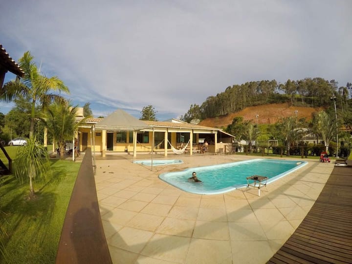 Granja Na Represa Do Náutico Em Juiz De Fora - Juiz de Fora