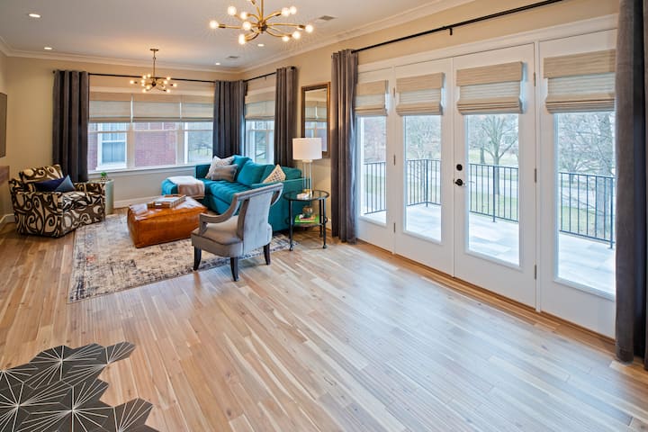 Luxe Place Apt In Lucky 13 Duplex W/ Free Parking - Louisville, KY