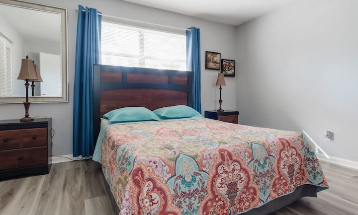 Lovely 1-bedroom Condo With Pool And Dock - Okeechobee, FL