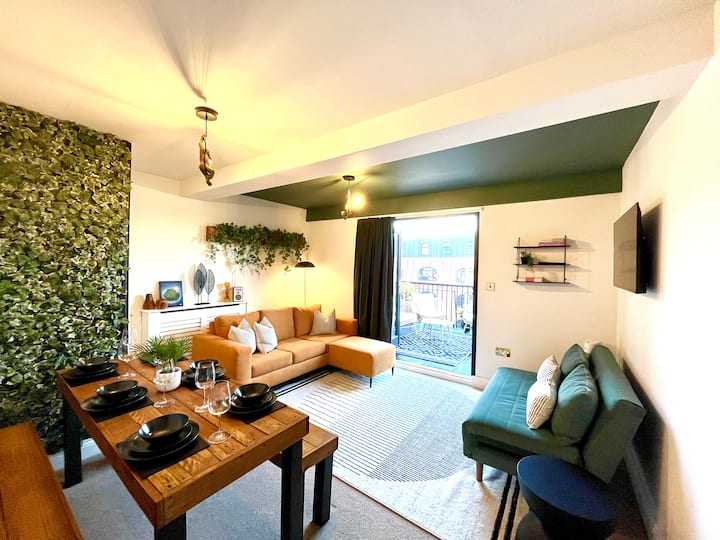 Walk To Beach/ Town Centre/ Roof Terrace/ Sleeps 6 - Boscombe