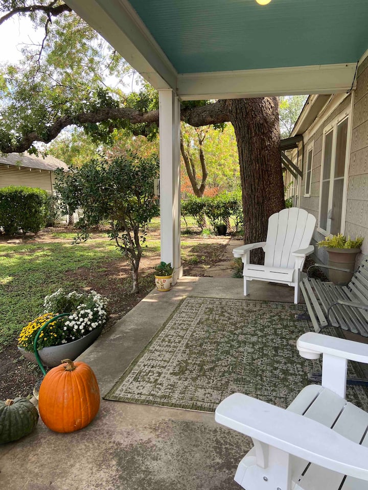 Large Victorian Home 3 Minutes From Tarleton - Stephenville, TX