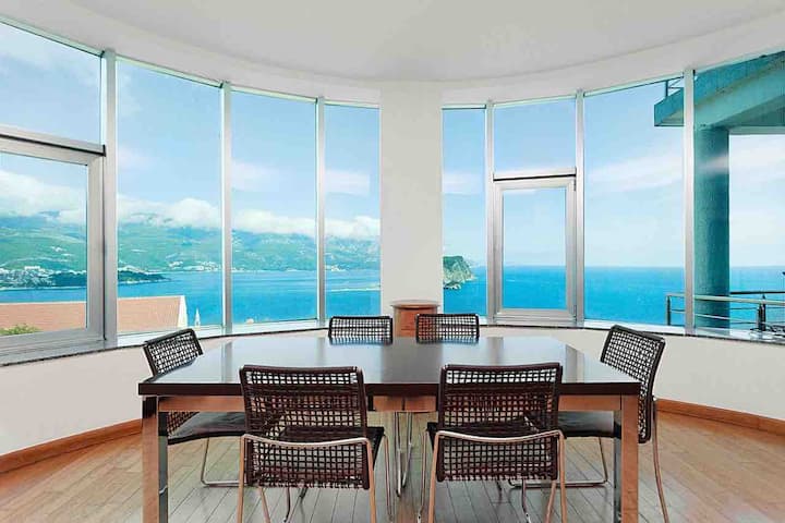 Apartment With Fantastic View In Budva - Montenegro