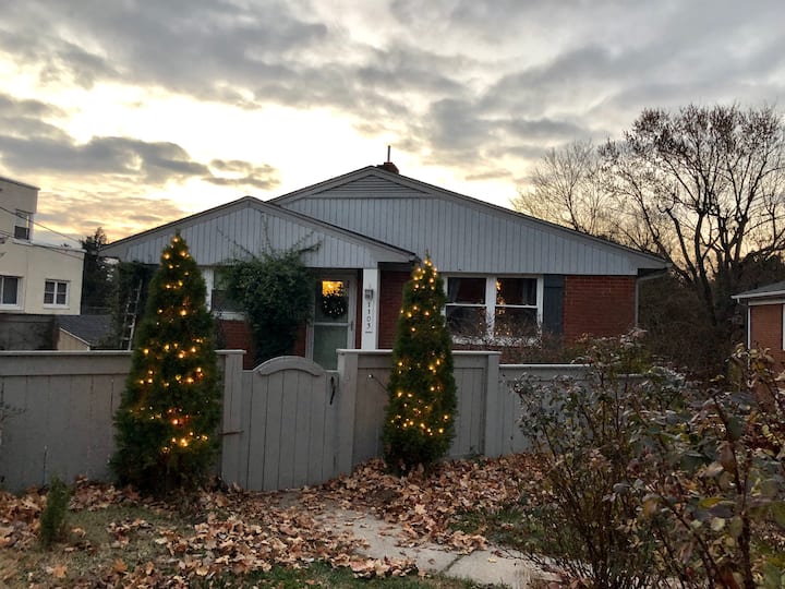 Hp Furniture Market (Mkt), April ‘26, 1 Mile Away! - High Point, NC