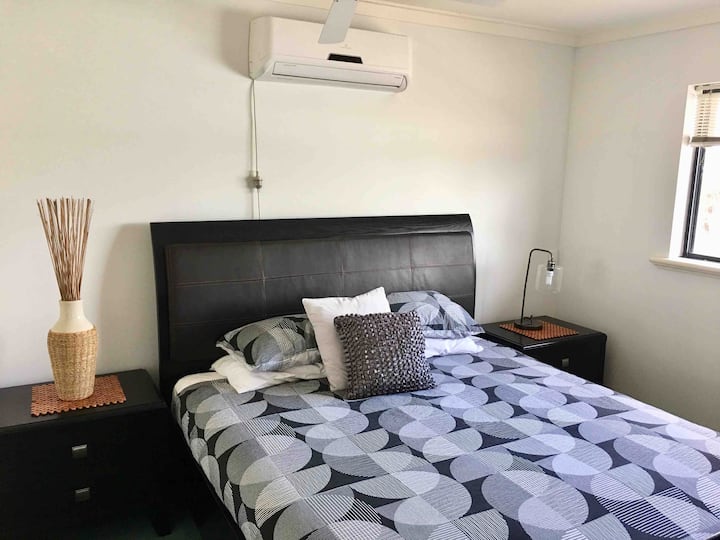 Ale House - King Bed-free Bar Meals R2 - Fremantle