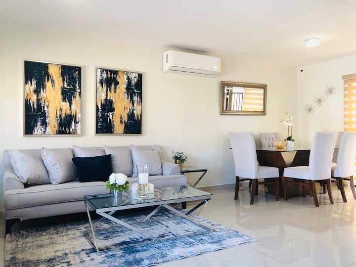 Hermosa Casa, Factura Sat, Exclus Cerrada, Cómoda. - Hermosillo