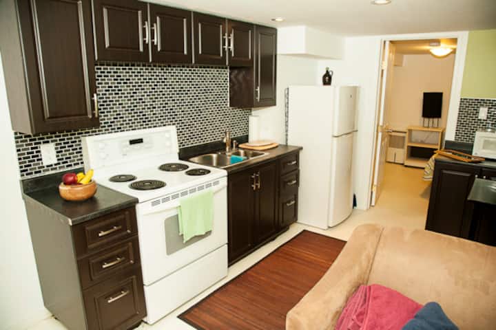 Comfy Little Home Away From Home - Moose Jaw