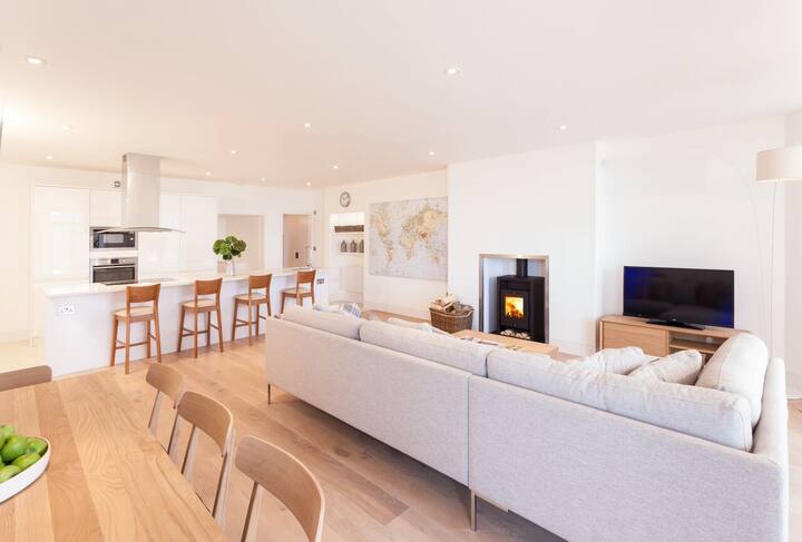 Stunning Sea View Apartment For Groups | 3 Bed - Lynmouth