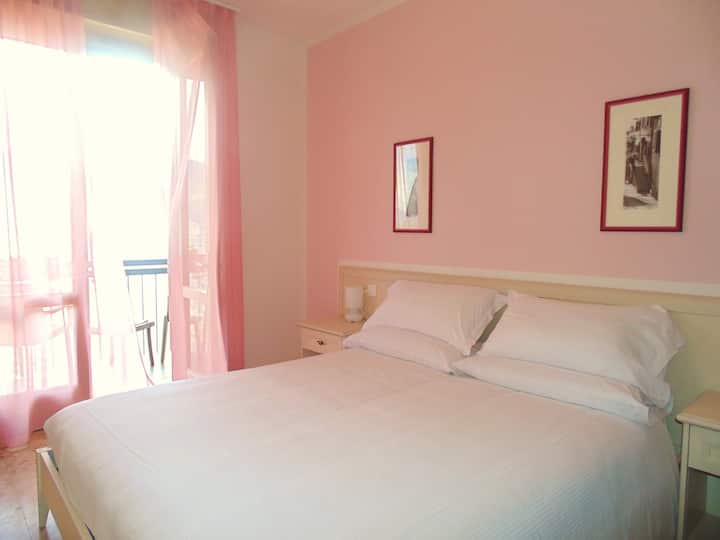 20 Pax- Malcesine- Lake View-breakfast - Limone sul Garda