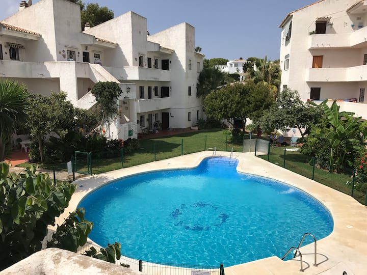 Los Geranios, 2 Bedroom, Modern Flat Near Beach! - Calahonda