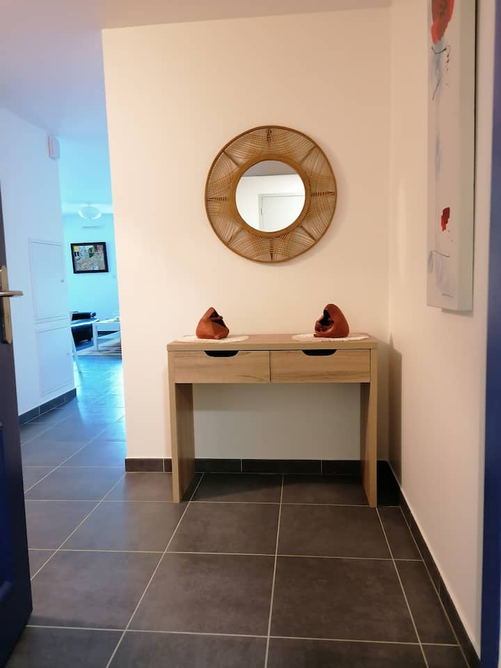 Appartement 80 M2, F3 Neuf, Centre Ville Aubenas. - Aubenas