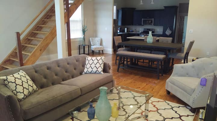 Charming Home Close To The French Quarters - New Orleans, LA