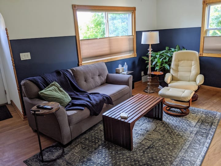 The Pasqueflower - Large Patio, Clean & Spacious - Rapid City, SD