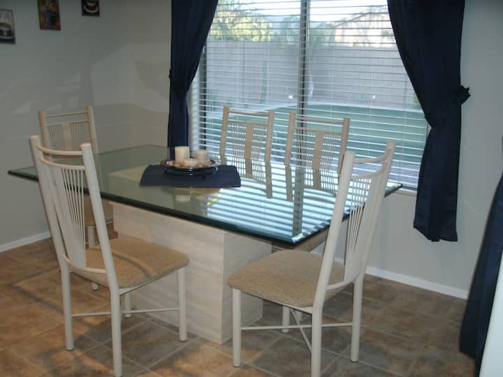 Golfers Paradise In Johnson Ranch - Arizona